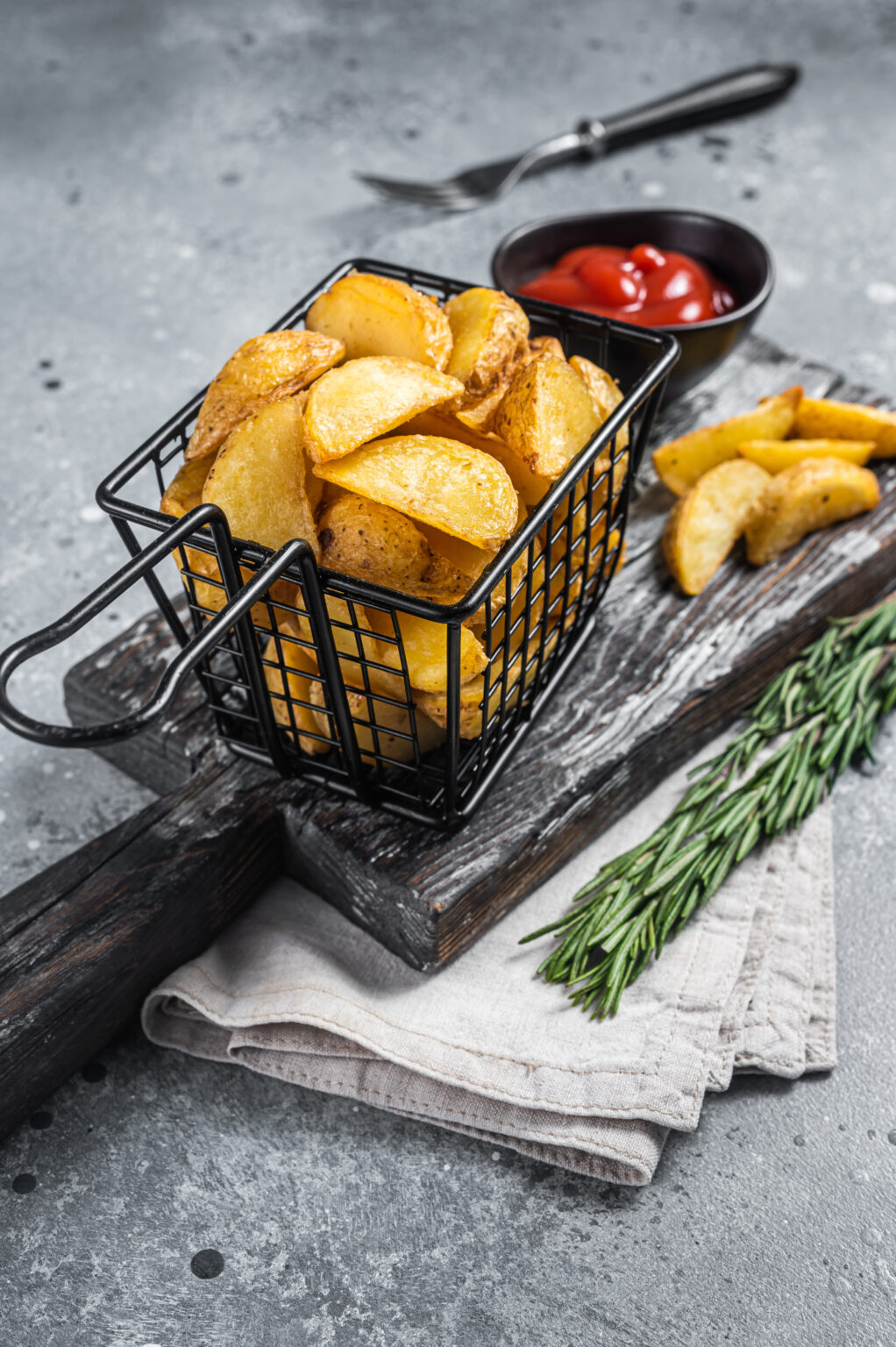 BEST EVER Airfryer Potato Wedges | Slimming World Friendly Recipe ...